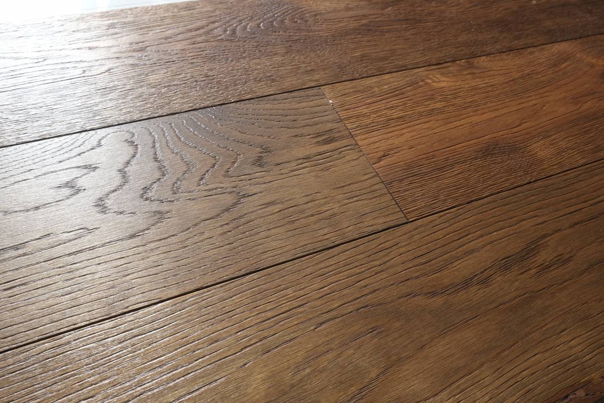 Parquet in rovere termotrattato: informazioni e consigli